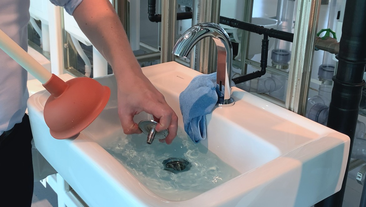 Clean the trap | Geberit North & South East Asia