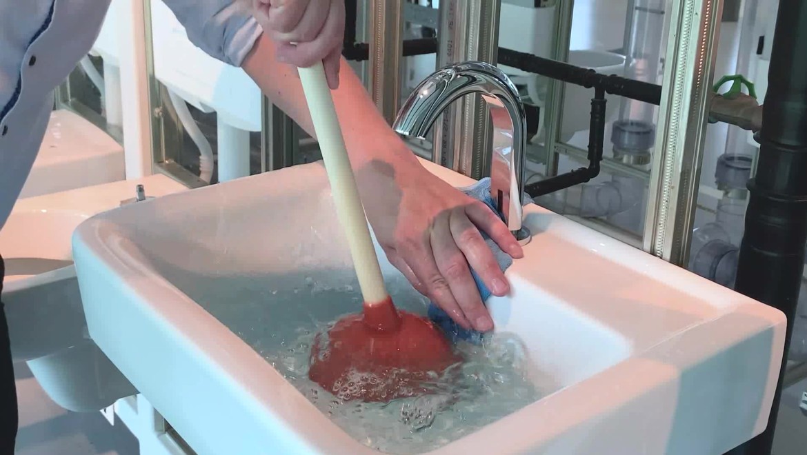 Clean the trap | Geberit North & South East Asia